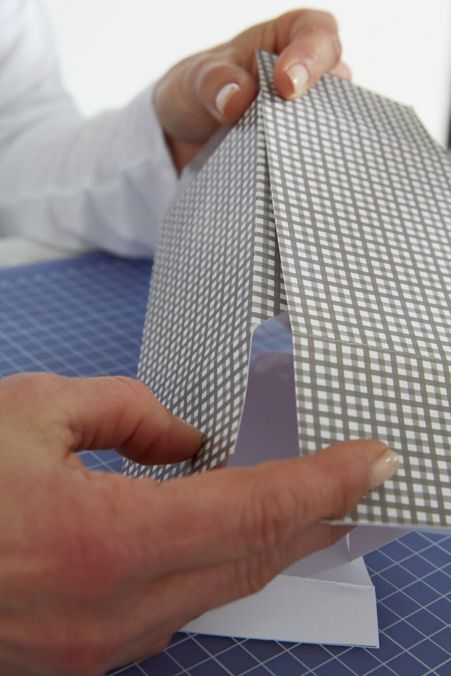 Fein gefaltete Kartons - tesa