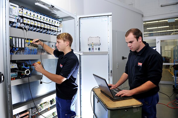 Elektroniker/in für Betriebstechnik - tesa