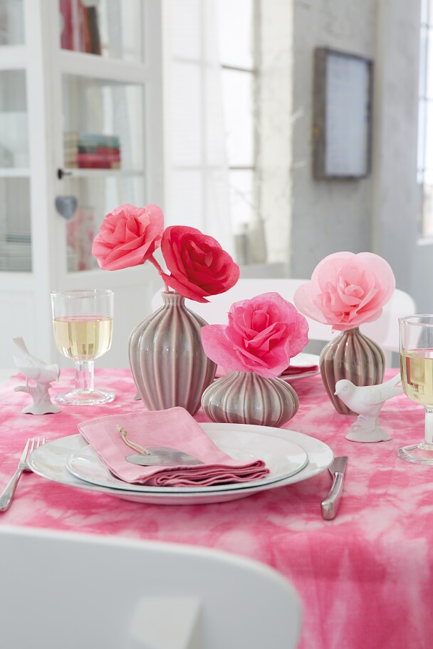 Tissue paper roses - tesa