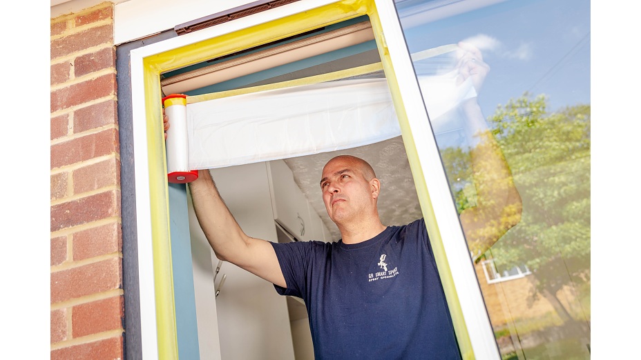 Spray Painting uPVC Window Frames - tesa