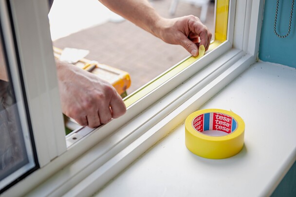 Spray Painting uPVC Window Frames - tesa