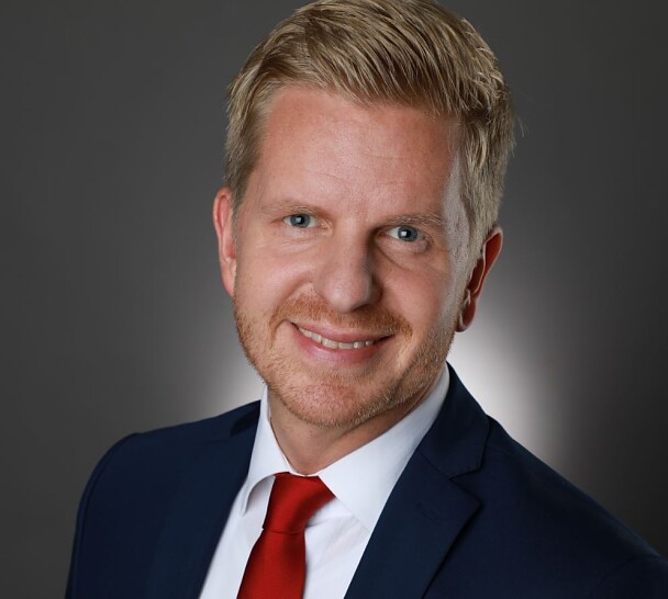 Role Switch: From Purchasing to Sales - tesa