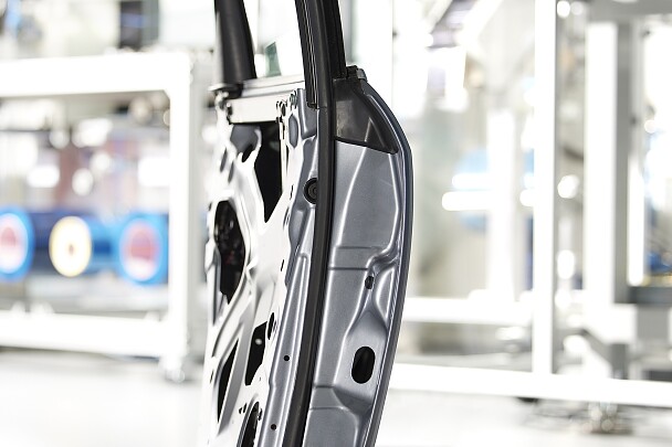 Secure mounting of dynamic seals - tesa