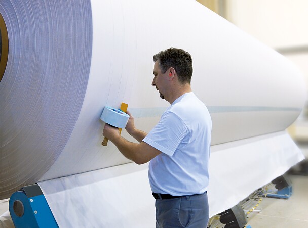 Repulpable Flying & Permanent Splicing Tape | EasySplice® | tesa tape