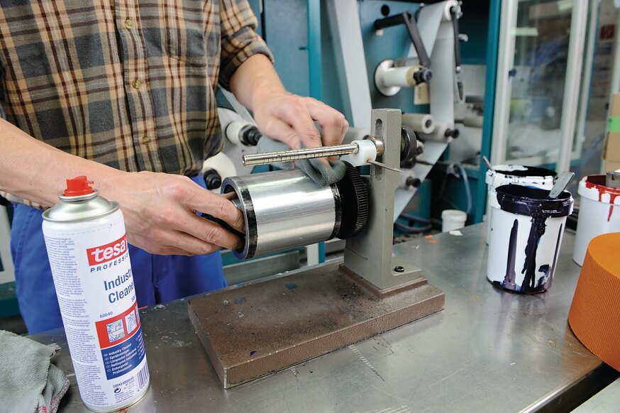 tesa® Professional 60040 Industry Cleaner - tesa