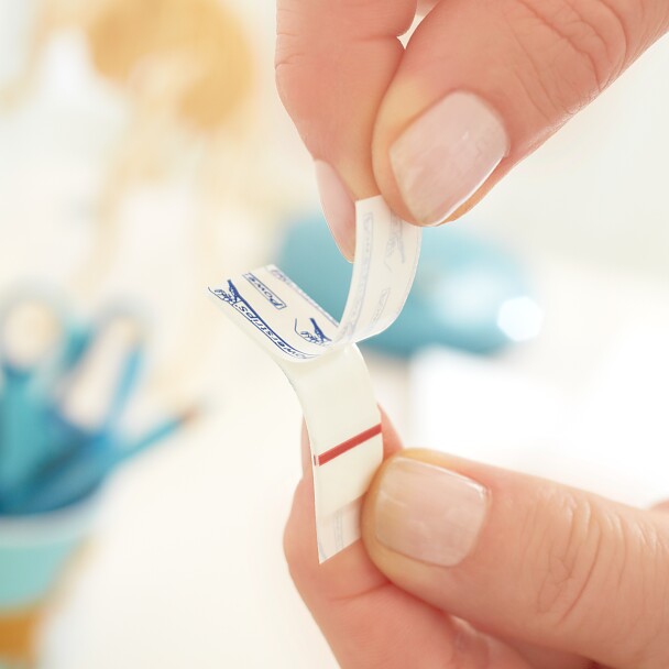 Gallery for kids’ paintings - tesa