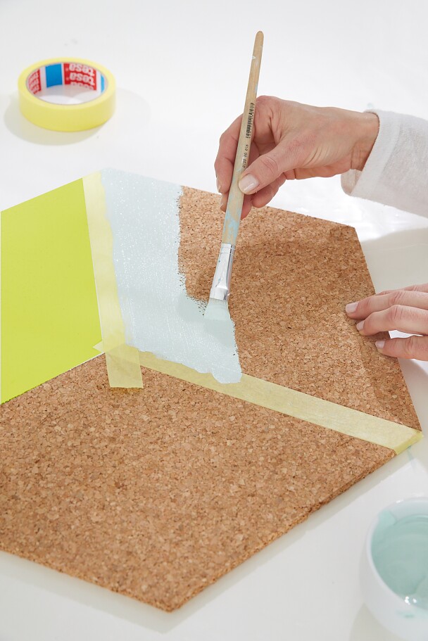 Unique wall decoration - Pastel pinboard - tesa