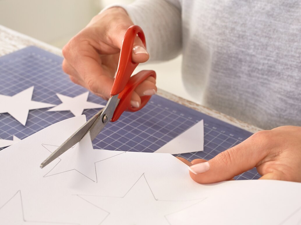 DIY Candle Holders With Stars - tesa