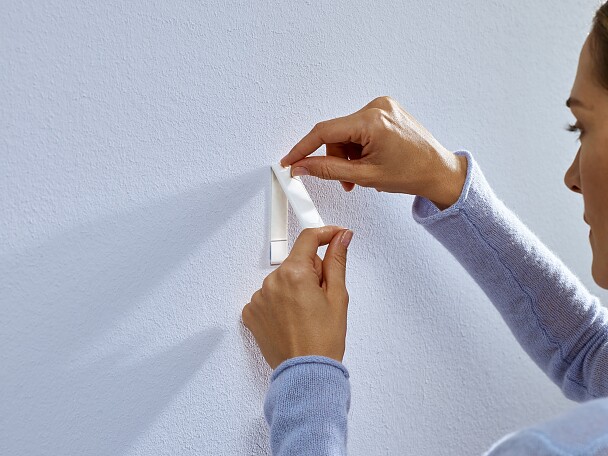 Alternative to nails in wall store