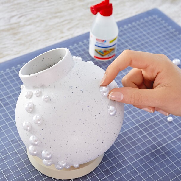 Relief Pattern Vases - tesa