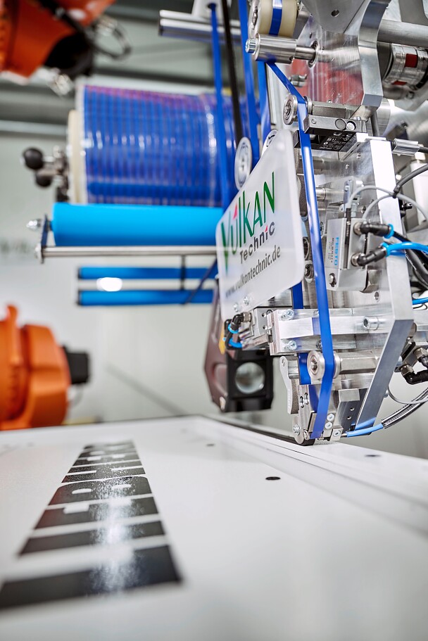 Realible and automated sealing of EV batteries - tesa