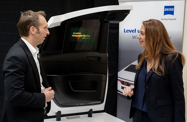 Advanced holography applications for the future: tesa and ZEISS ...